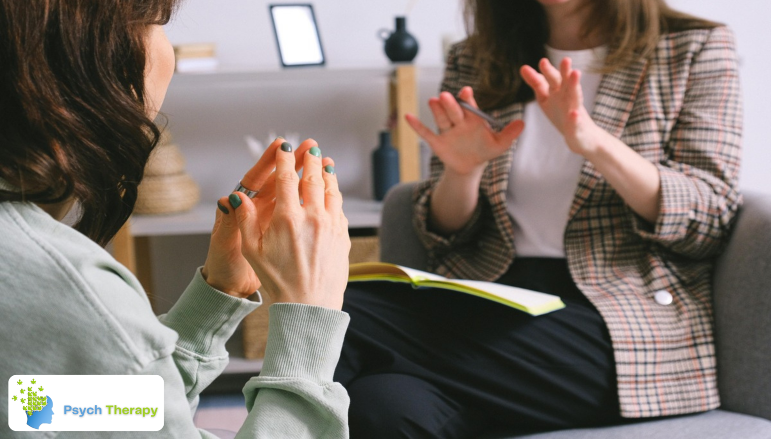 Best Female Psychologist In Delhi | Dr. Gunjan Arya PsychTherapy